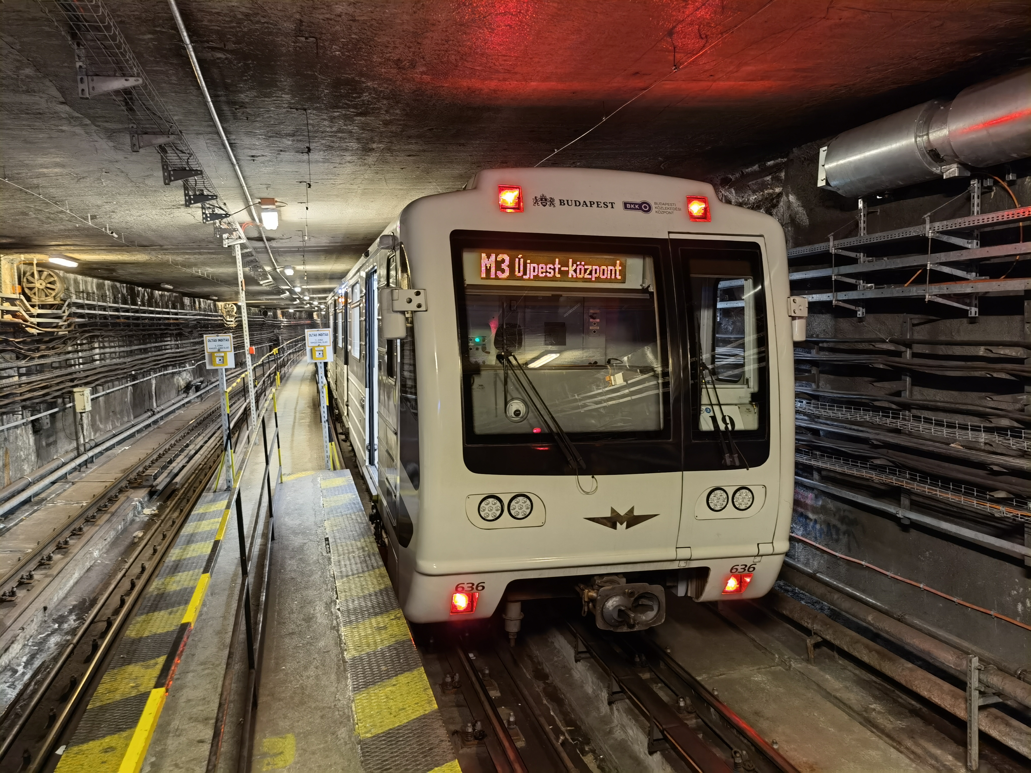 metros.hu - galéria, Metrowagonmash 81-717.2K, 81-714.2K járművek