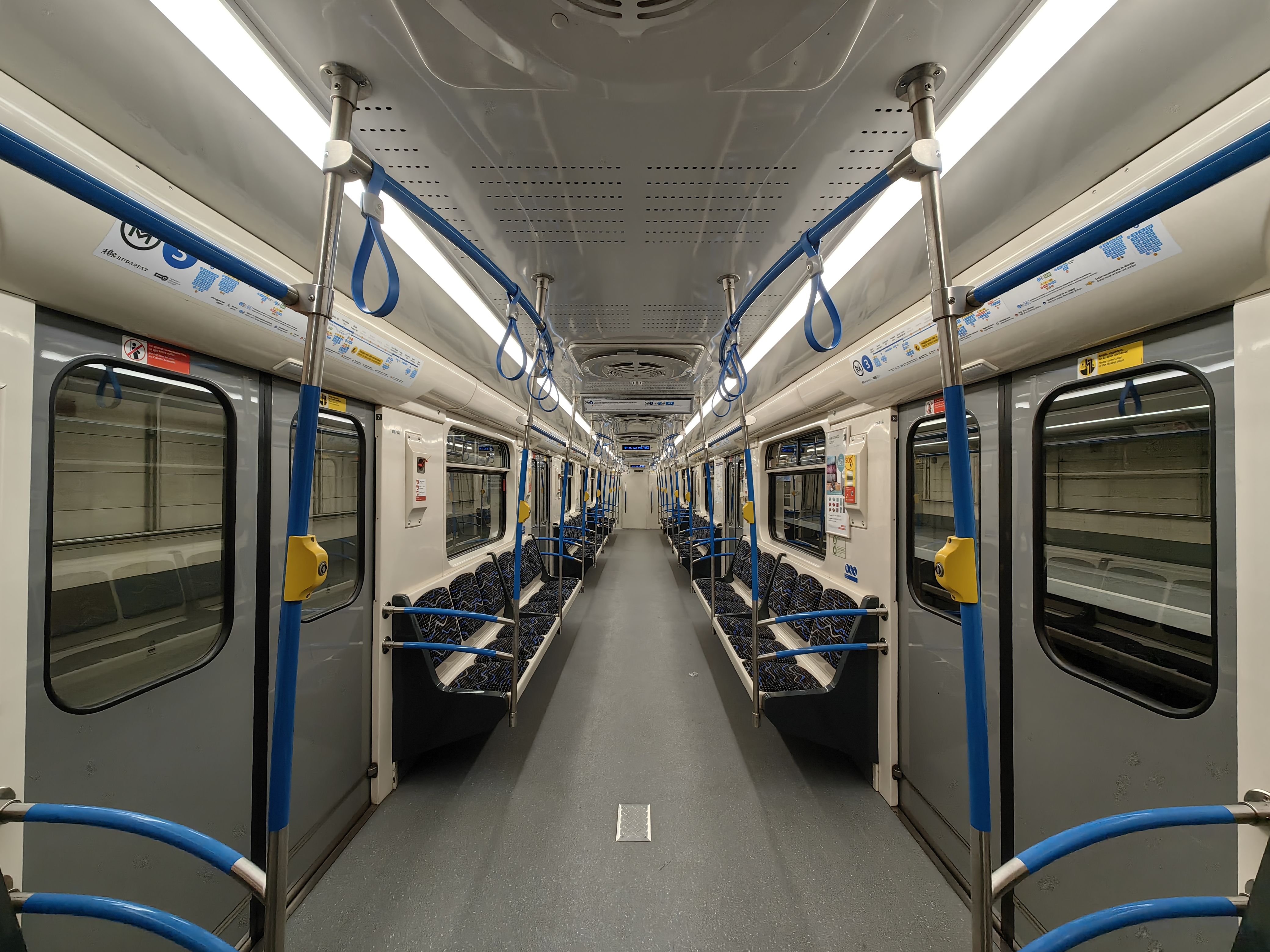 metros.hu - galéria, Metrowagonmash 81-717.2K, 81-714.2K járművek