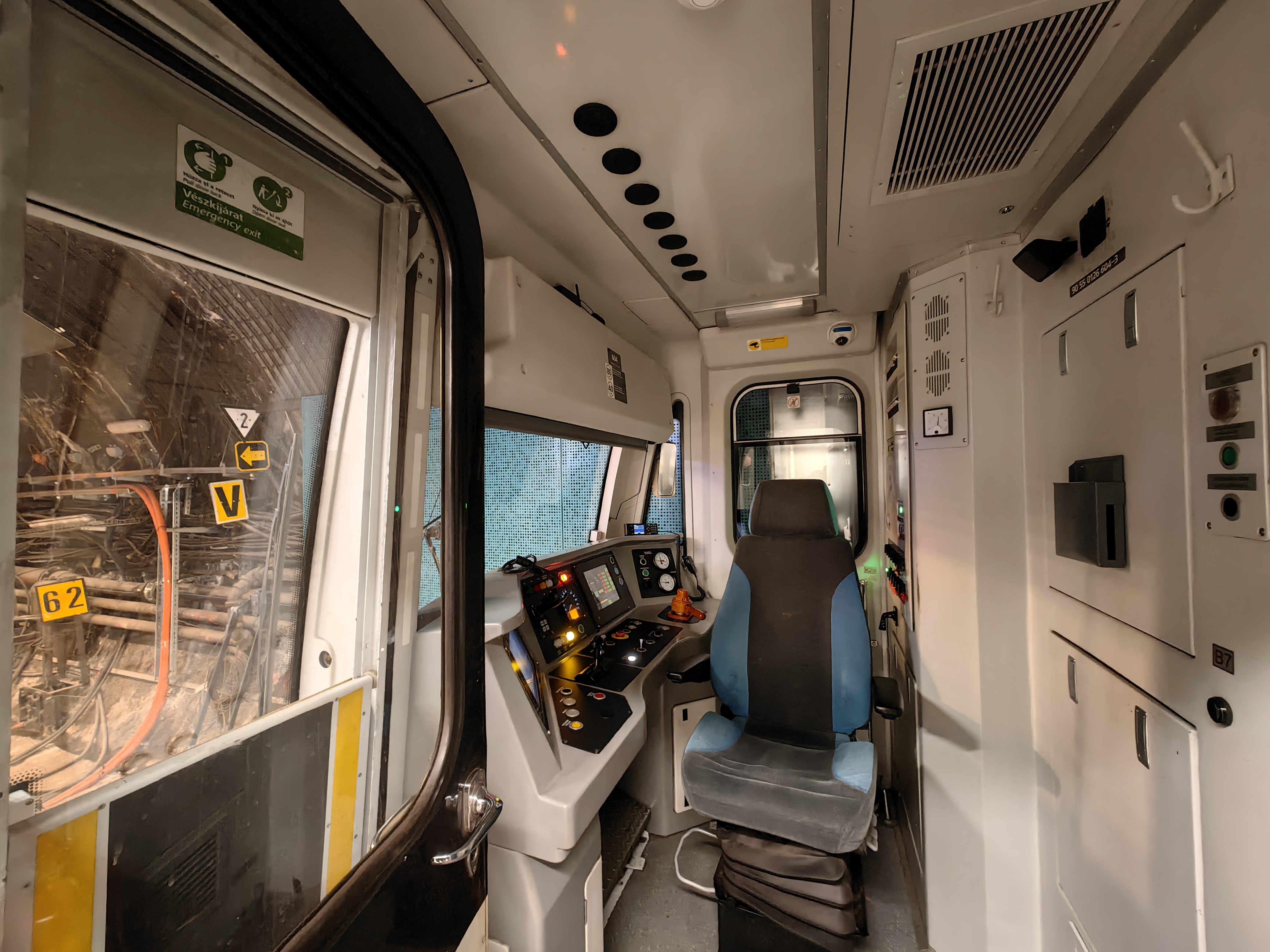 metros.hu - galéria, Metrowagonmash 81-717.2K, 81-714.2K járművek